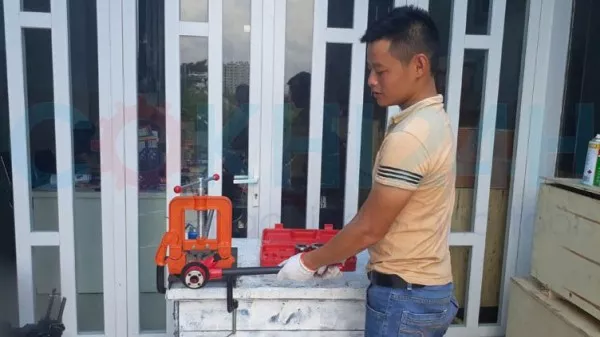 Bộ dụng cụ tiện ren ống bằng tay Shida SD702 21-42mm